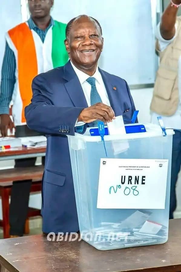 Côte d’Ivoire / Présidentielle 2025 / Alassane Ouattara après son vote ...